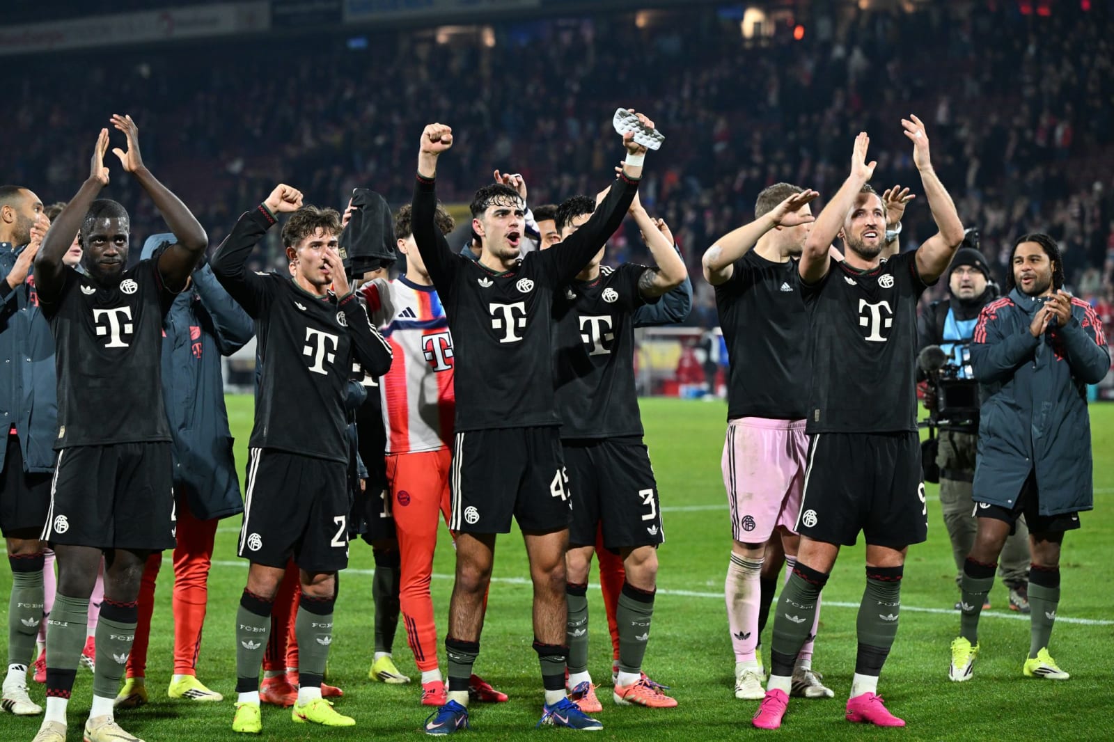 Record-breaking Bayern win 3-1 in Cologne; Kramaric hat-trick