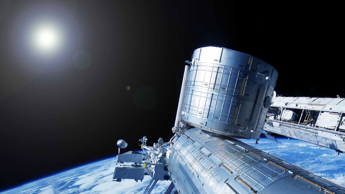 Une situation inédite : Un équipage de l'ISS en route pour la Terre ...