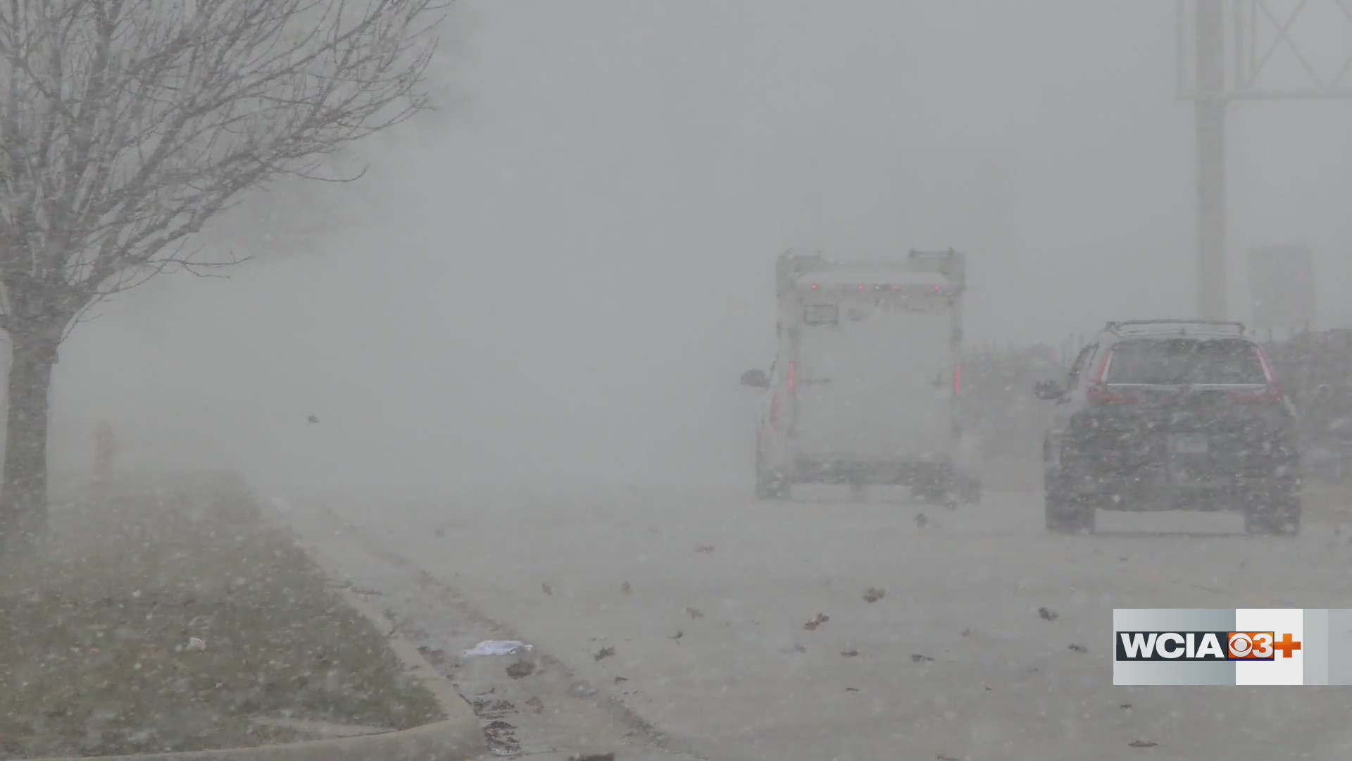 Snow squall causes power outages, school closings in central IL