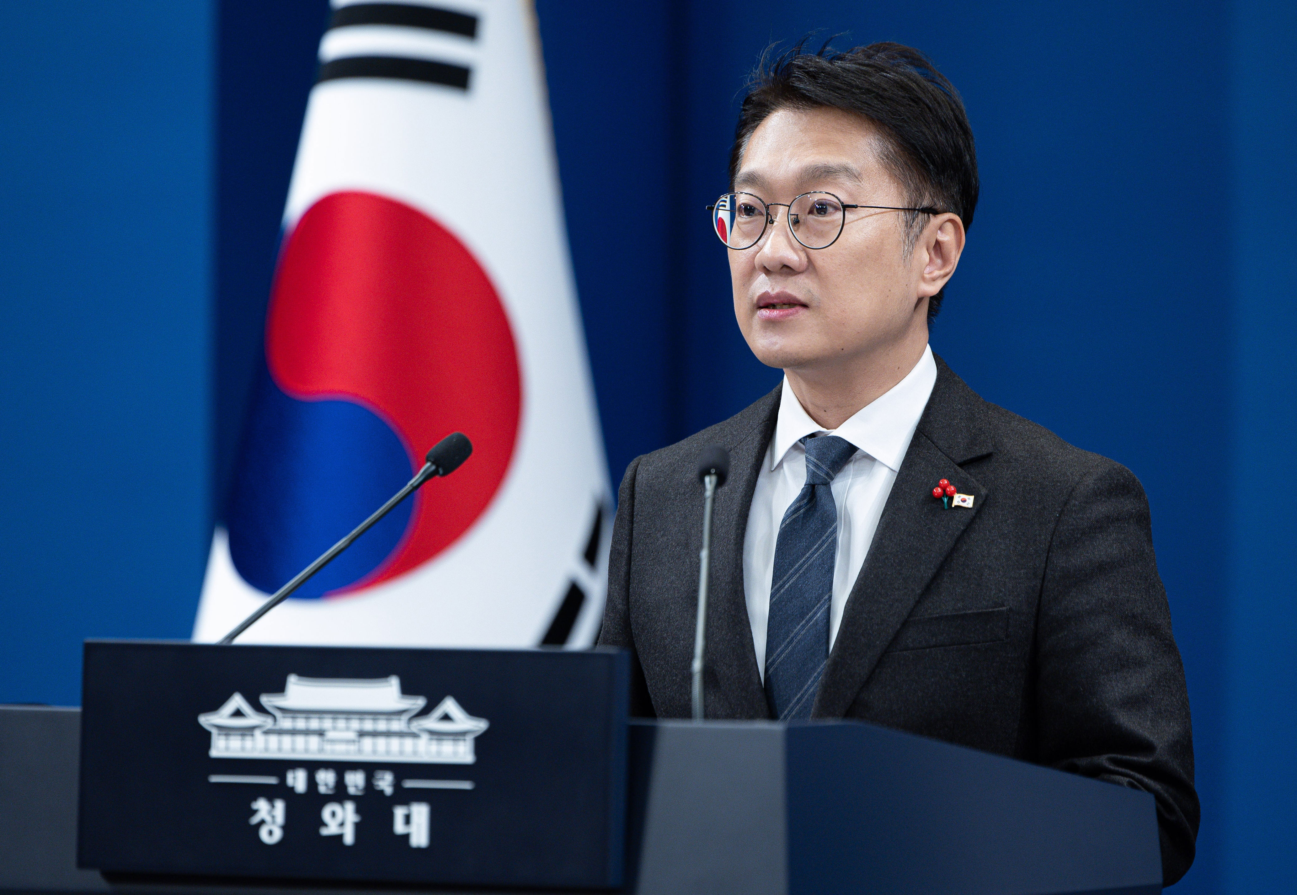 Cheong Wa Dae: Public should judge Lee Hye-hoon controversy