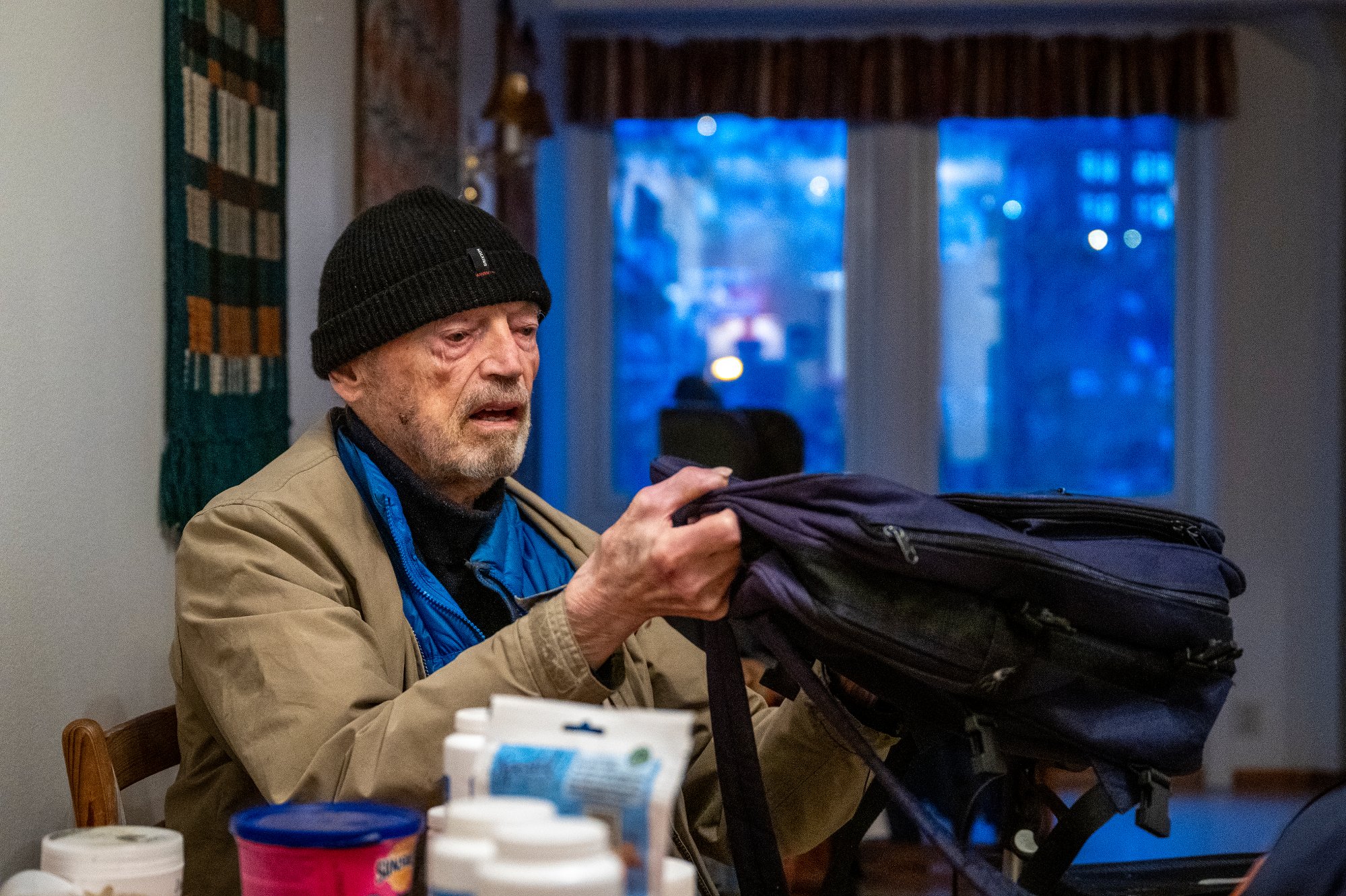 Døren på Bybanen lukket seg på Sverre (98): – Jeg ble dratt med i flere ...