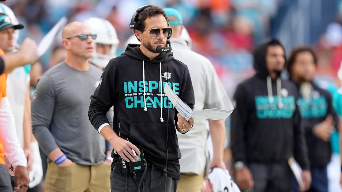 Former Dolphins head coach Mike McDaniel to interview for Bucs OC job