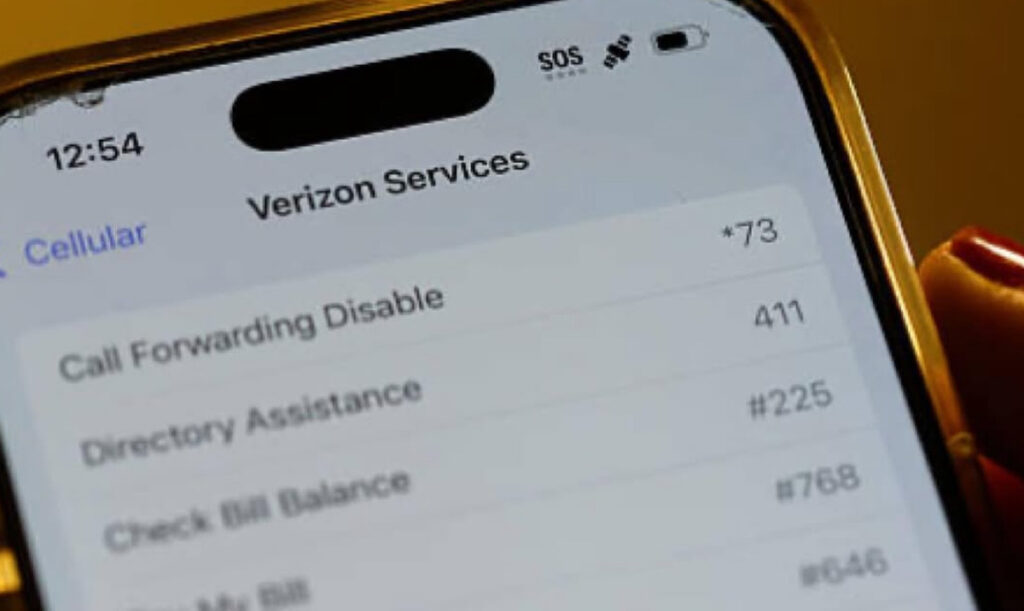 Verizon customers report widespread wireless outage as phones show 'SOS'