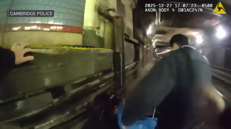 'Nearest train is in 1 minute': Video shows police rescue man from MBTA ...