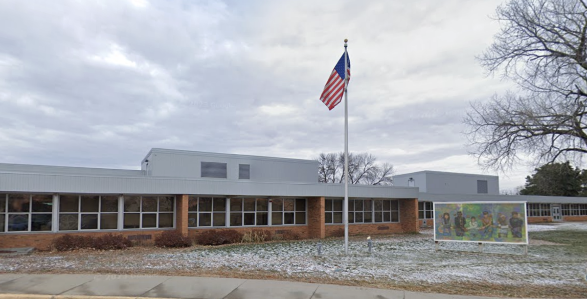 Robbinsdale Schools parent detained by ICE while waiting with child at ...