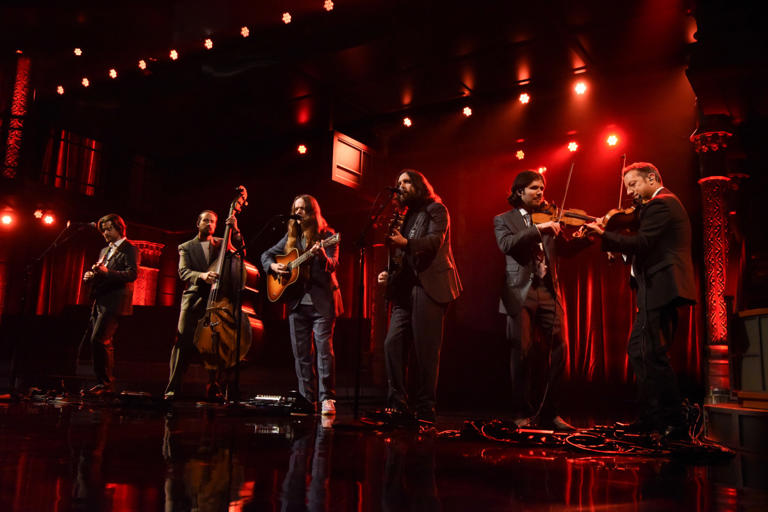 2010s rock band announces new tour dates