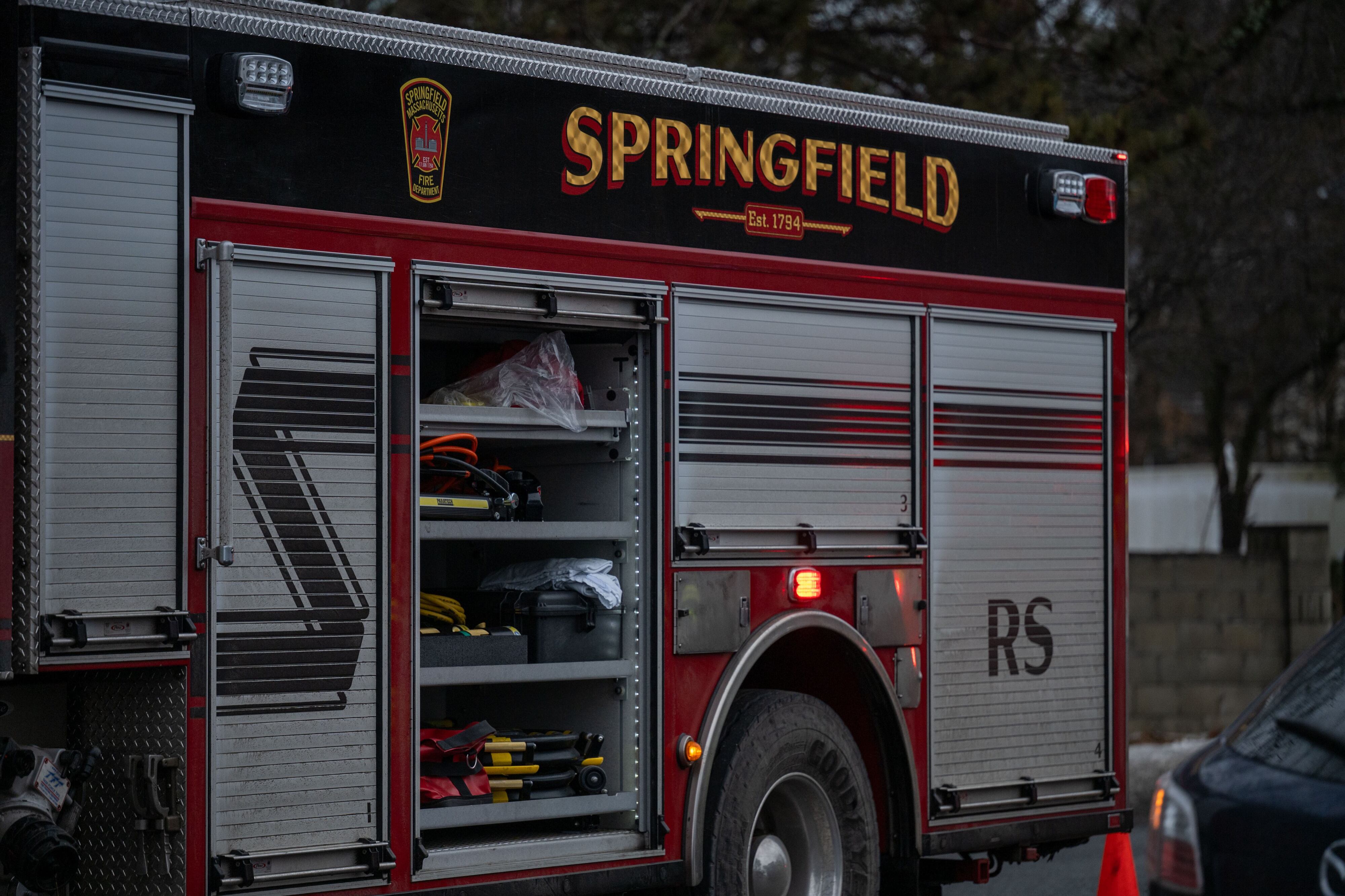 Man dead, 2 children safe after Indian Orchard fire