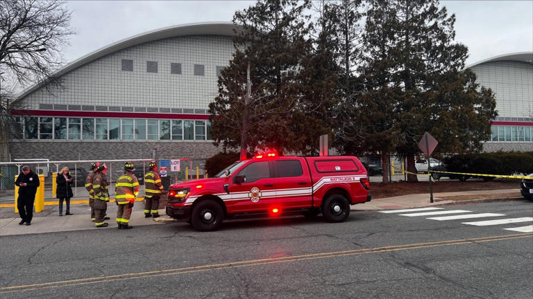 Bomb squad responds to Providence post office