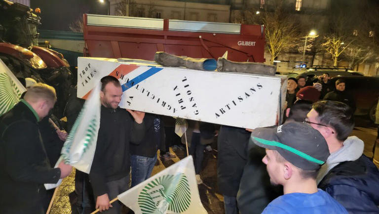 Dijon : les agriculteurs dénoncent « la mort de l’agriculture française ...