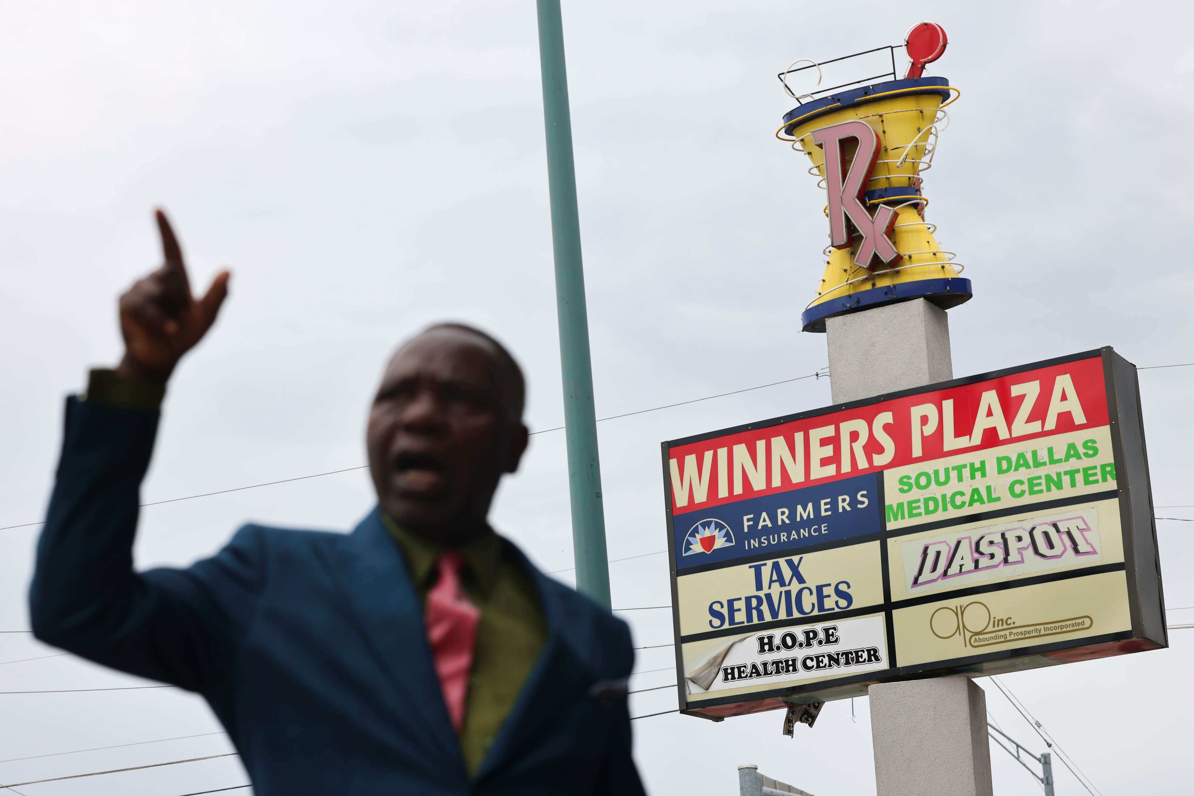 Dallas City Council delays decision on proposed 25-story residential ...