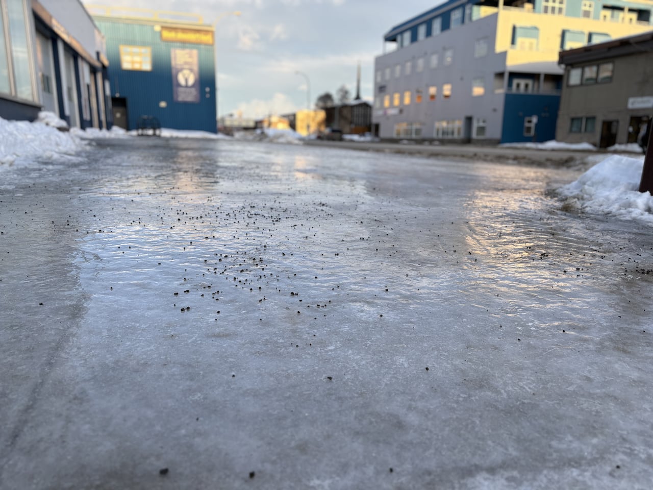 Warm snap closes multiple highways in southern Yukon