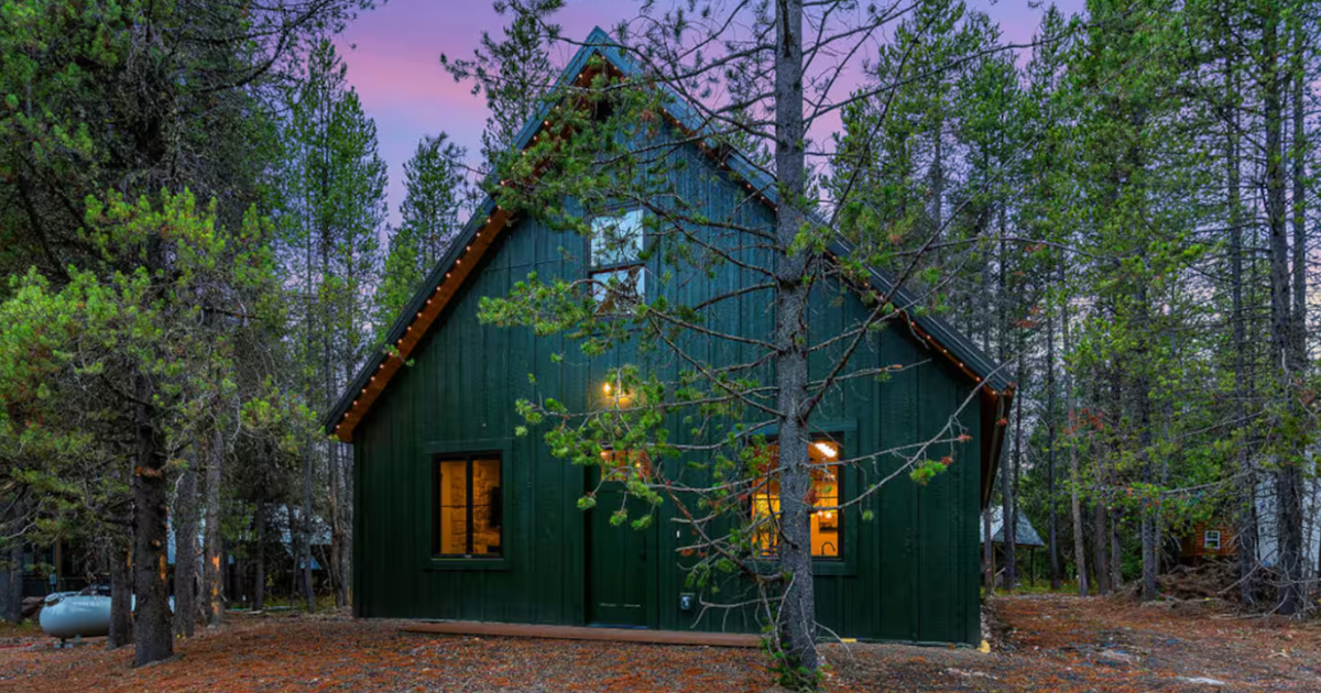 This Idaho Airbnb redefines cozy season (just wait until you see the sauna)