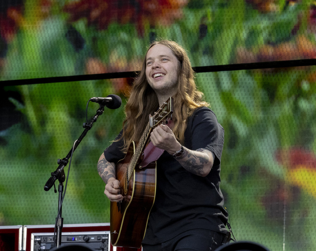 2010s rock band announces new tour dates