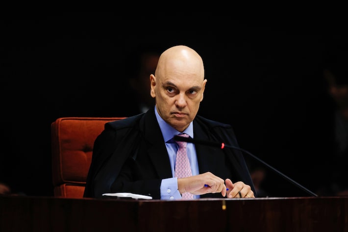 Moraes autoriza devolução de arma de PM absolvido em processo do 8 de ...