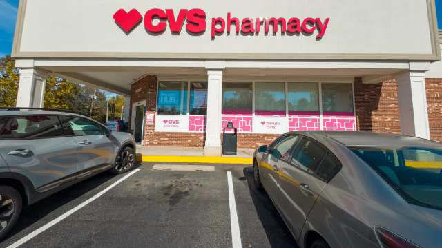 Delivery driver sparks frustration with photo of customer's CVS order ...