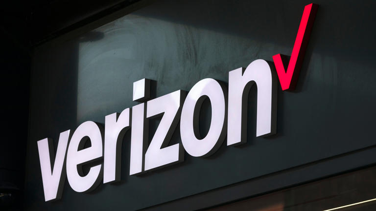 Verizon outage leaves thousands without service across US, impacting ...