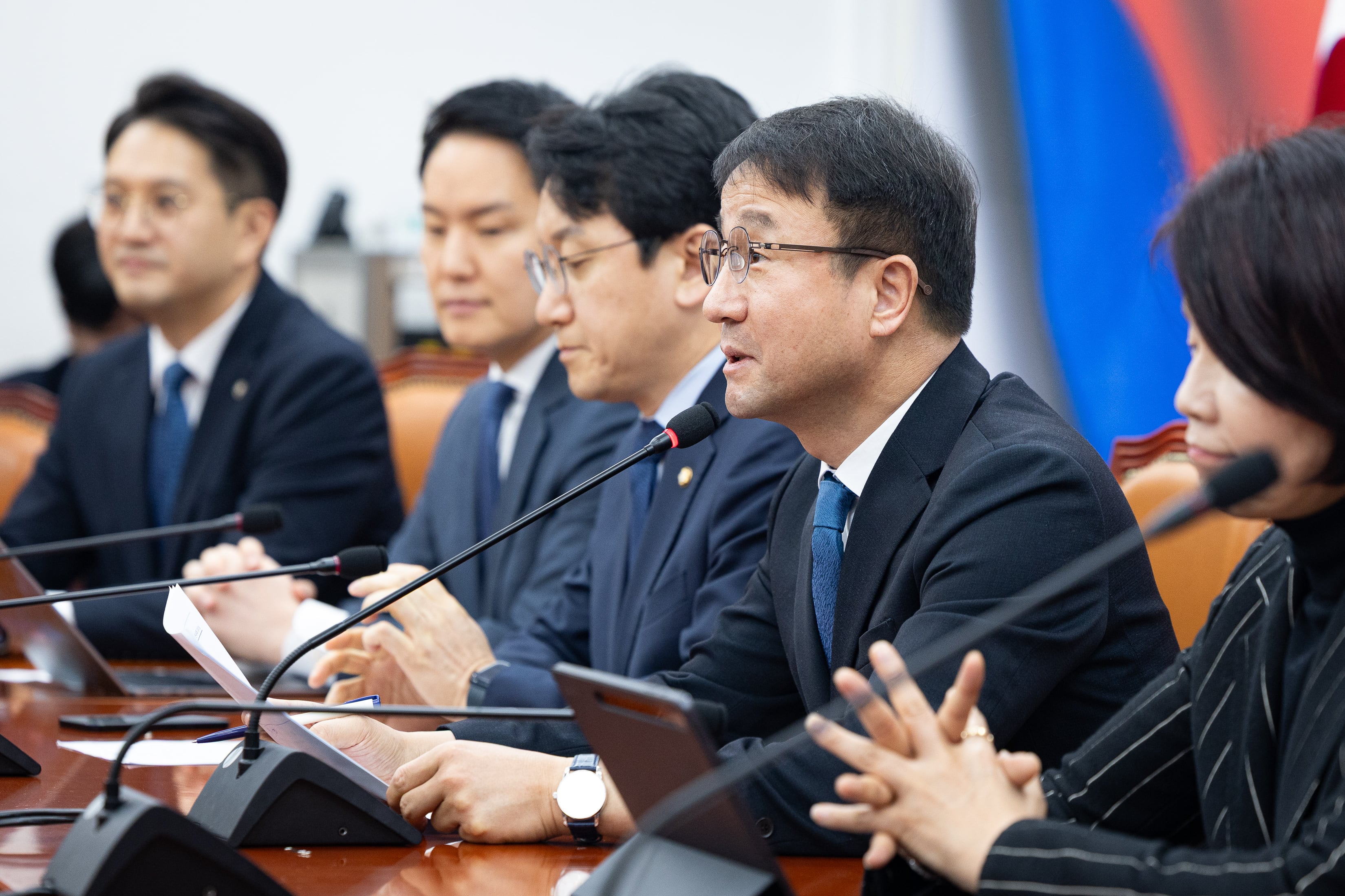 Democratic Party leader Han Byung-do vows to end filibuster, pass 2nd ...