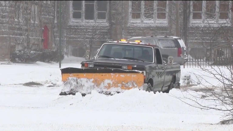 'It's Bears weather': Lake-effect snow hits Northwest Indiana