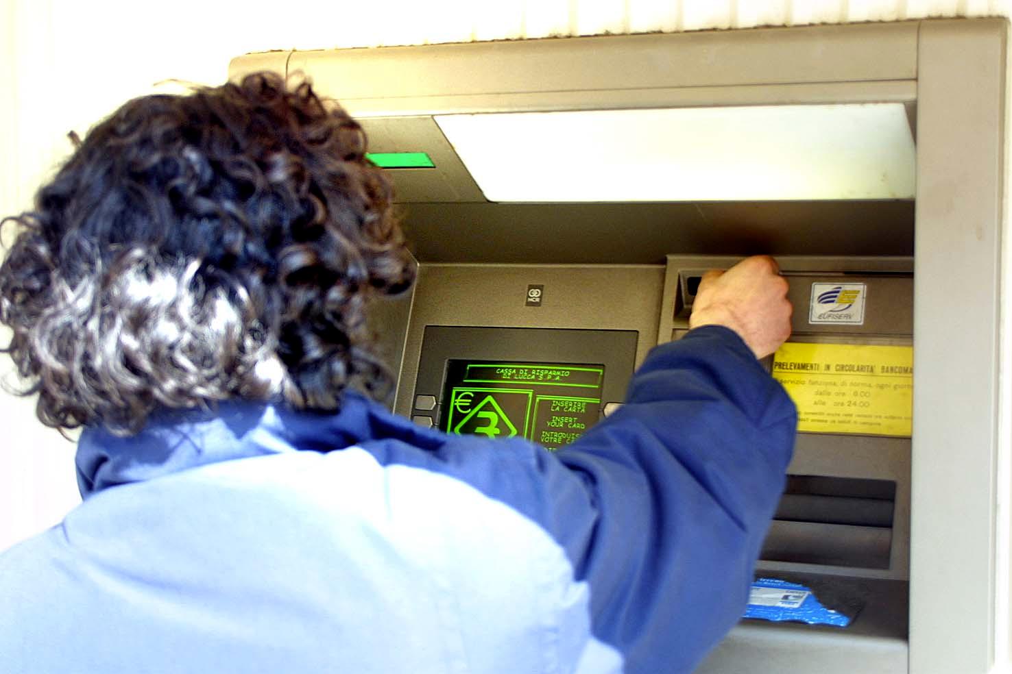 Desertificazione dei servizi: l’odissea di un cittadino per un prelievo ...