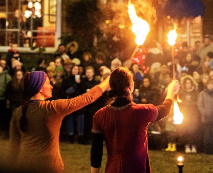 Fire & frost returns for 2nd weekend of dazzling winter fun at Peddler ...