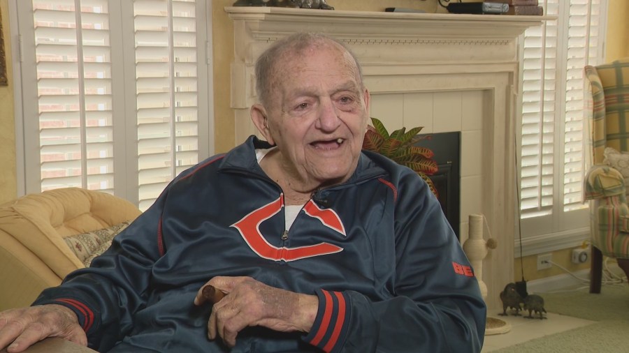 Bears’ oldest alum John Damore hoping for playoff win over Rams