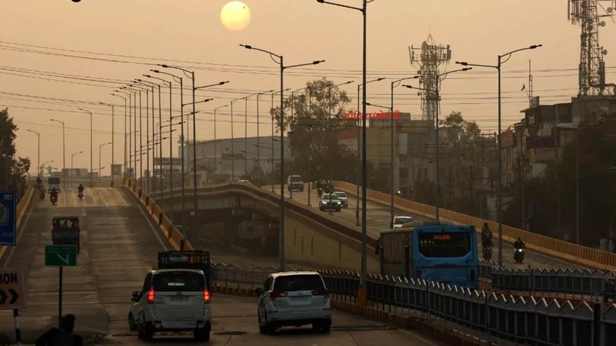 MP weather update: मध्य प्रदेश में कोहरे का असर कम, पर ठंड बरकरार, 17 शहरों में न्यूनतम तापमान ...