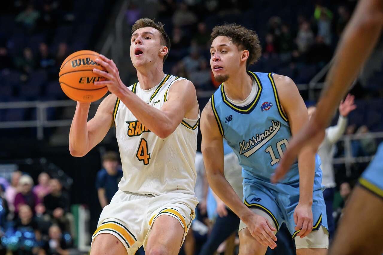 Sacred Heart's 3-point shooting sinks Siena men's basketball