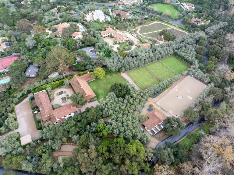 See Kendall Jenner’s sprawling $23M equestrian estate in hotspot celeb ...
