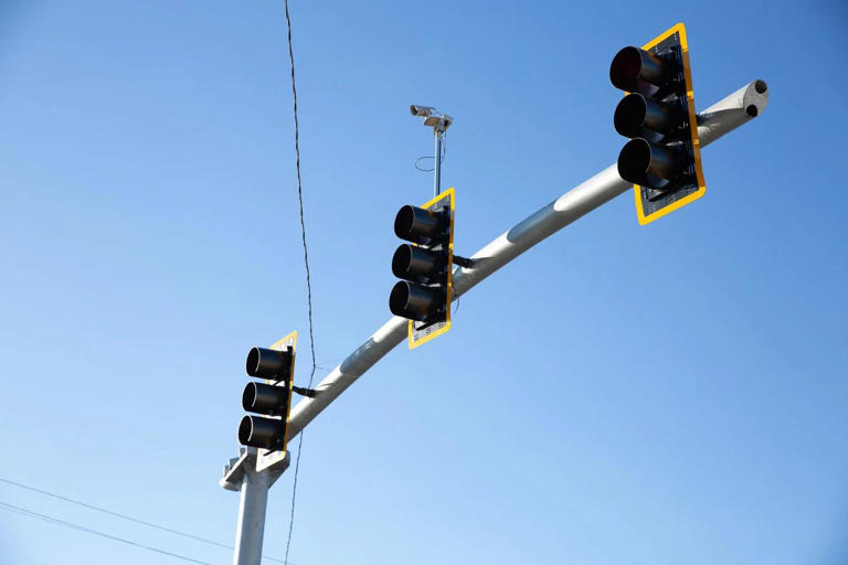 Smart traffic lights roll out on key roads in Playas de Rosarito