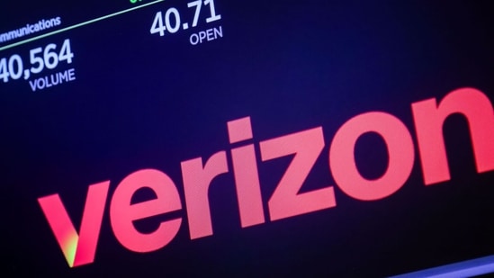 Is Verizon still down? Many continue to face SOS issue even as network ...