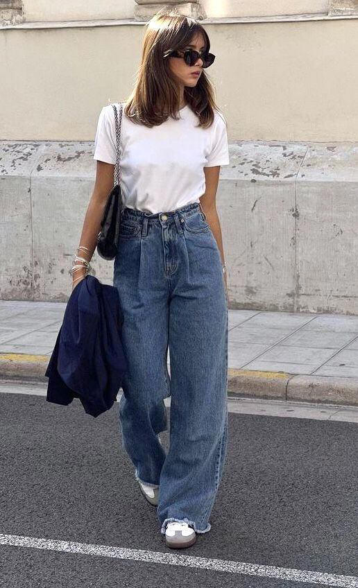 ¡Adiós acampanados! Los mom jeans están de regreso en 2026 con un “giro ...