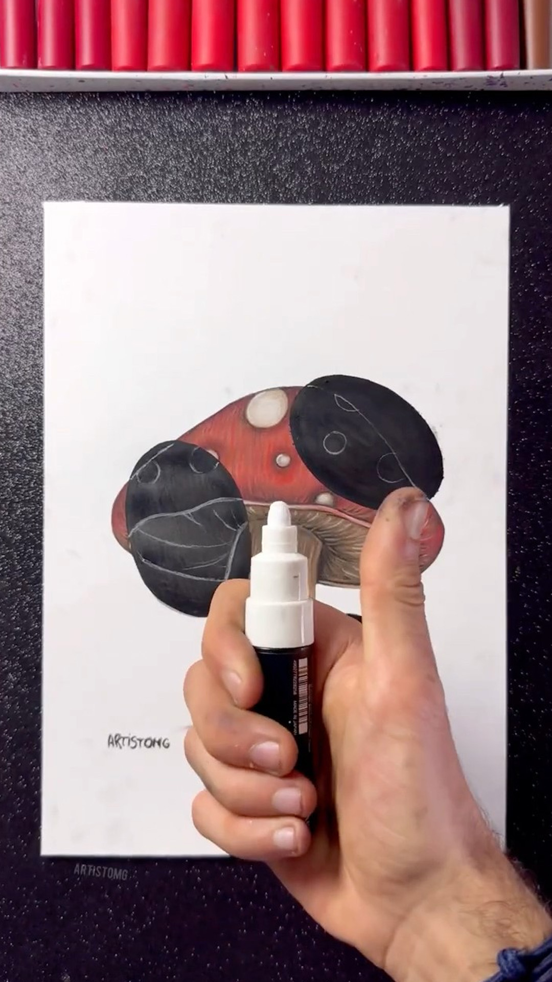 Mushroom drawing to neon lights