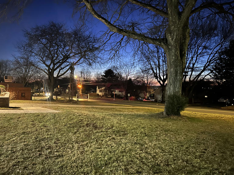 Arrollan a mujer y niño en estacionamiento de McDonald’s en Meriden