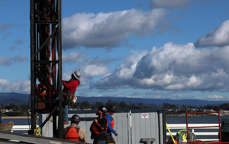 Photos | Repairs to Santa Cruz Municipal Wharf begin