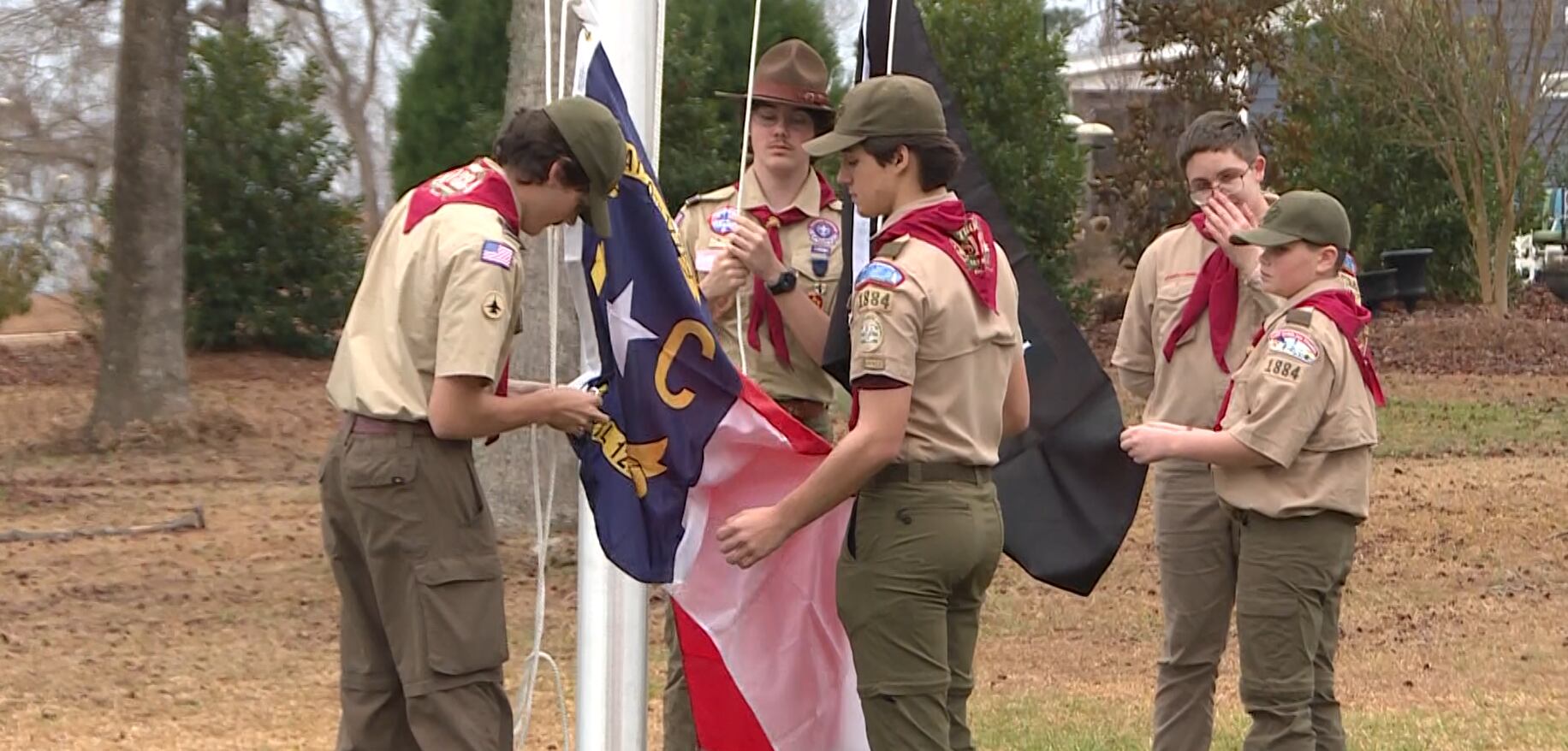Local scout dedicates new flagpole to New Bern commander post