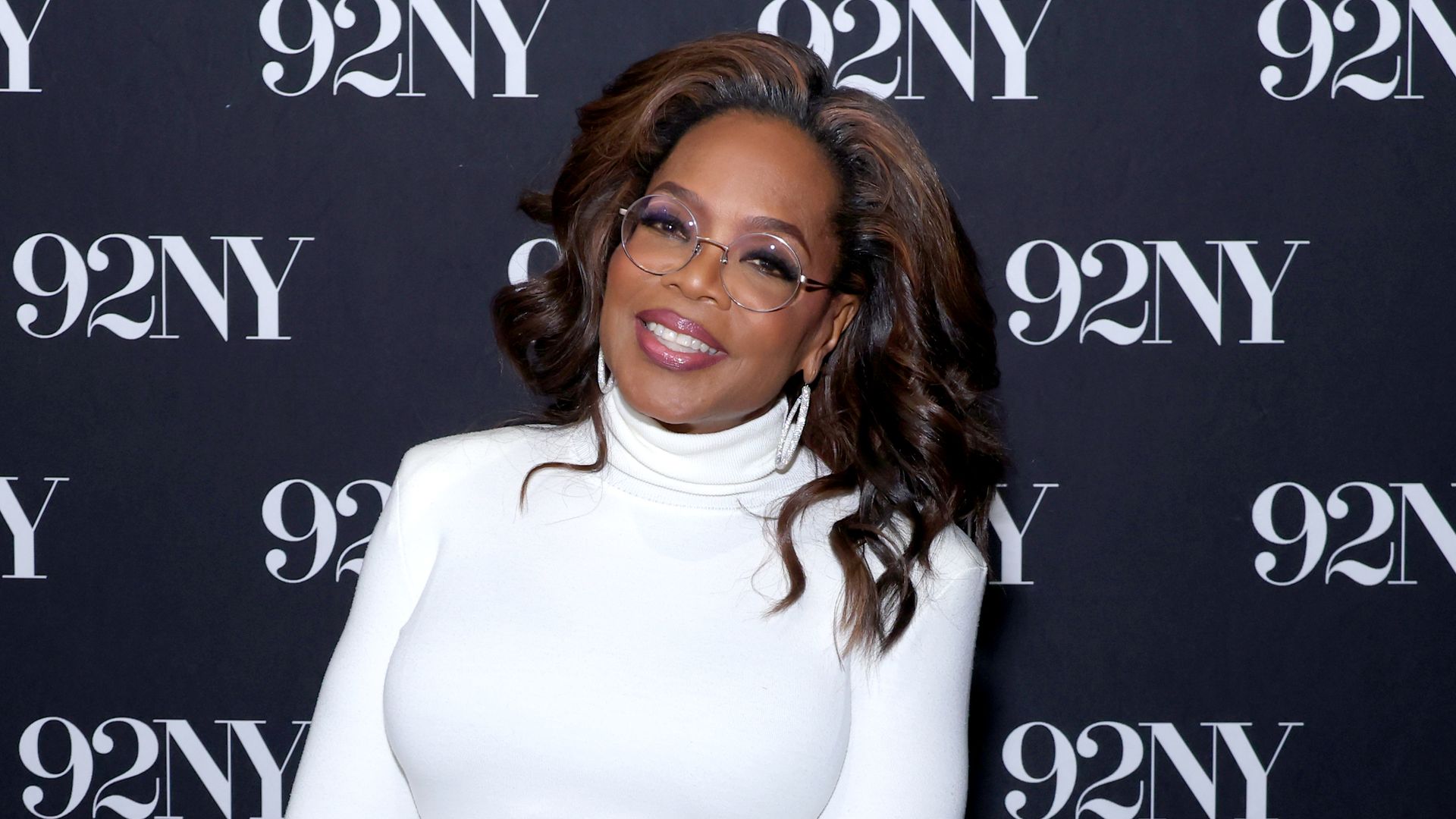 Oprah Winfrey showcases figure in winter-white gown as she talks weight ...
