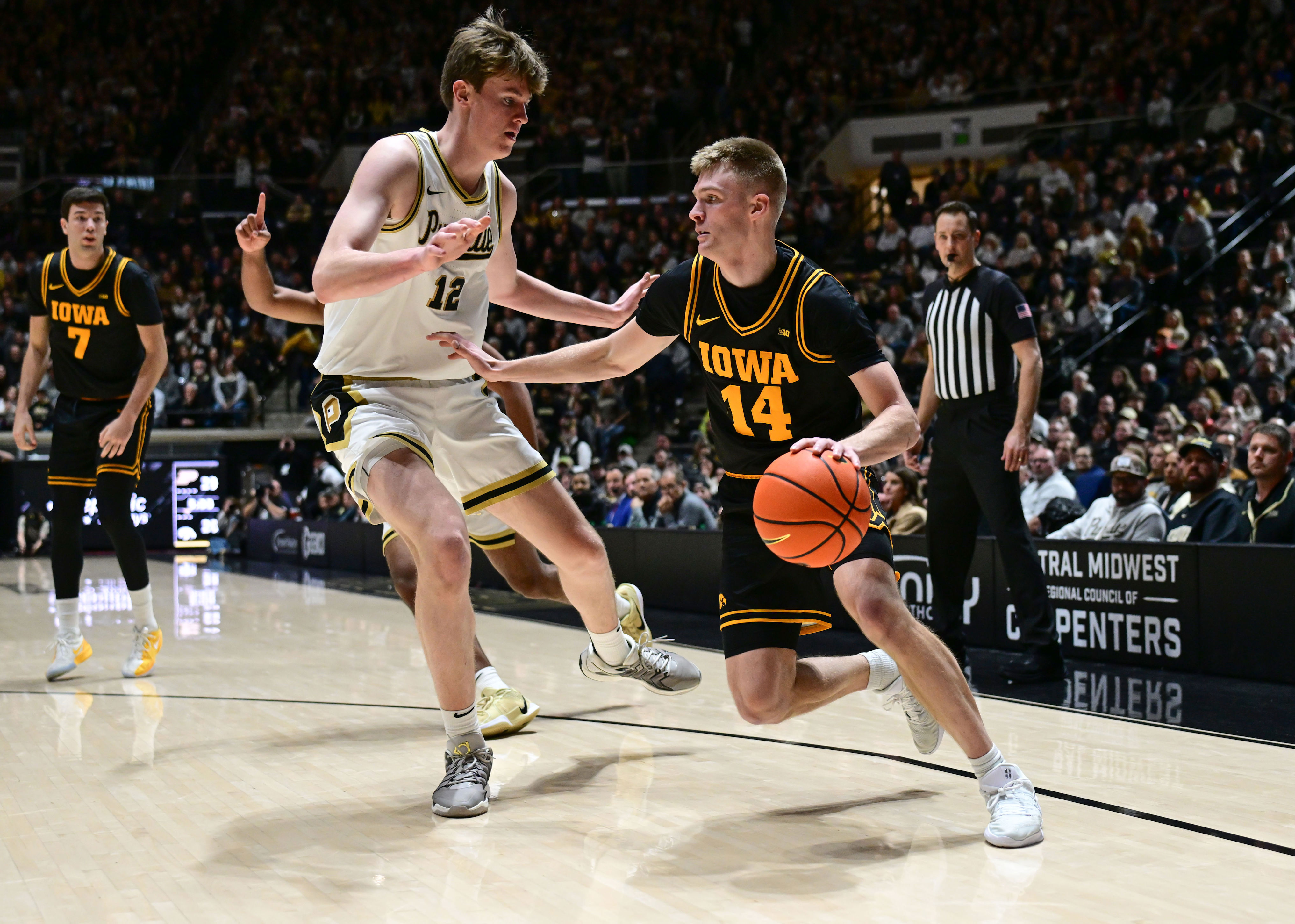Hawks losing streak continues, fall at Purdue 79-72