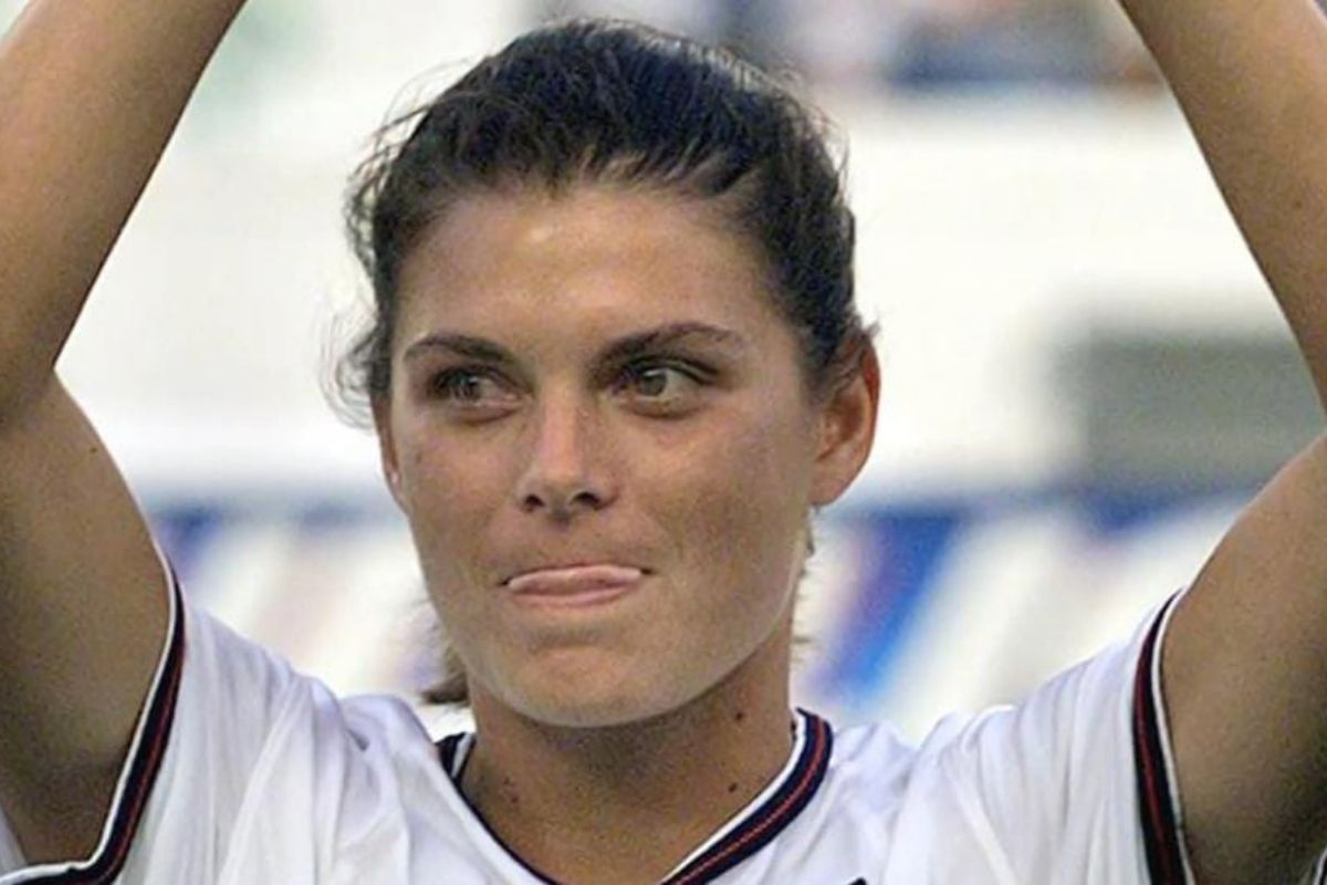 US win against China and a sports hero: Emily Bader's next flick ...