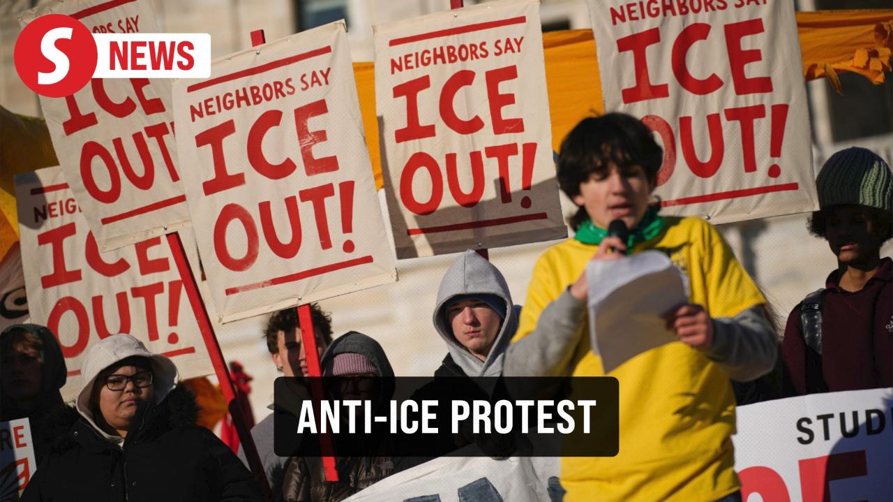 Students protest against ICE outside Minnesota State Capitol