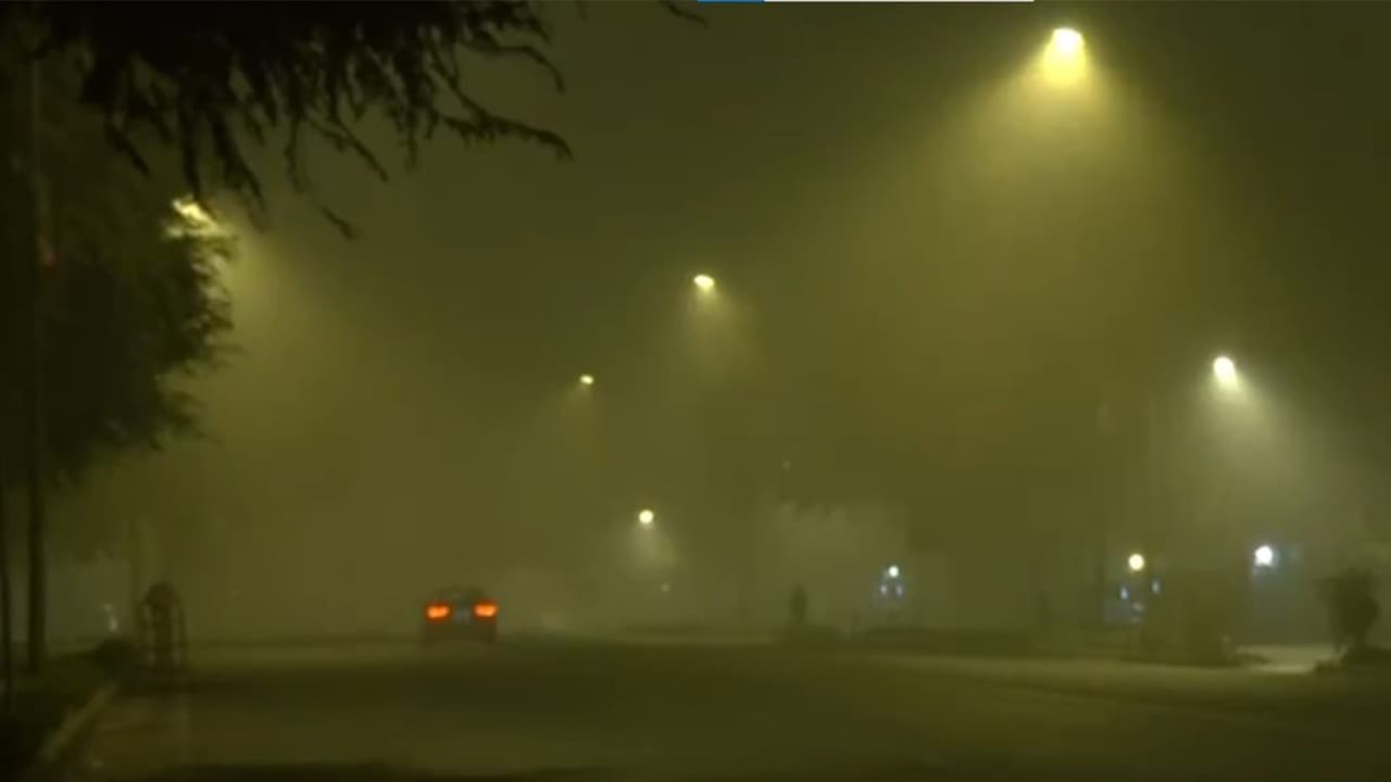 Delhi's air quality remains 'very poor' with overall AQI at 352