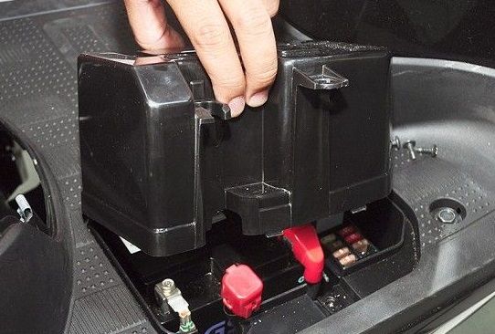 Sudah tahu belum, ini gunanya cover tambahan di aki motor matic