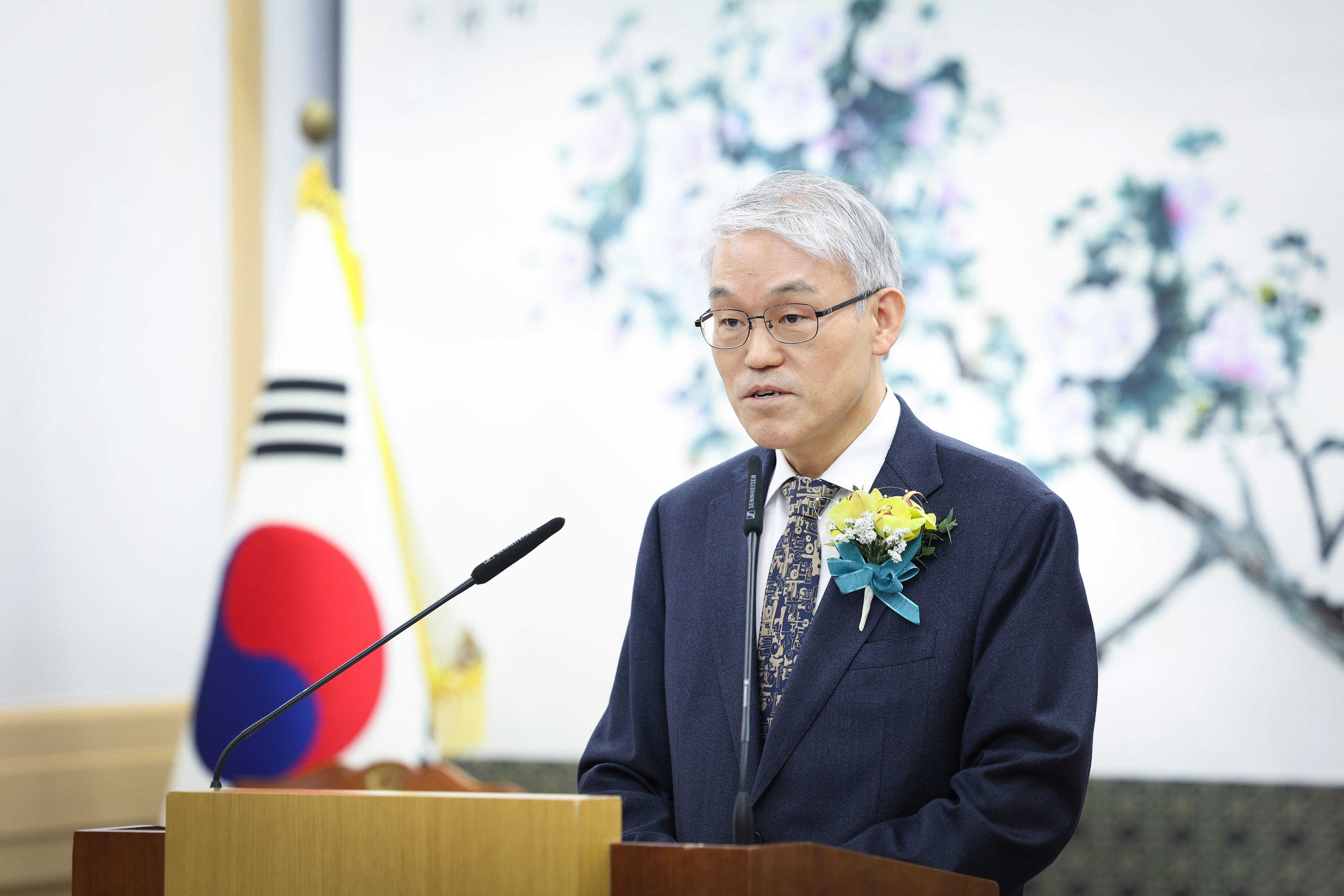 Chun Dae-yup: No precedent for judicial reform excluding judiciary