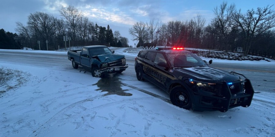 Icy roads in Fond du Lac County cause over a dozen crashes in four hour ...