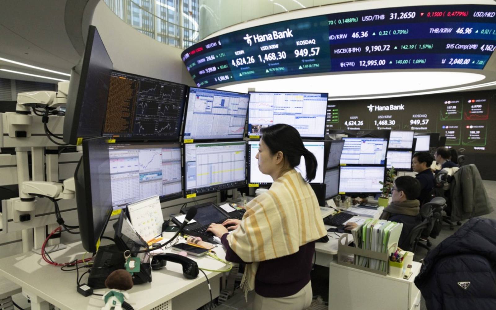 Seoul bounces as Asian markets look to recover from rout
