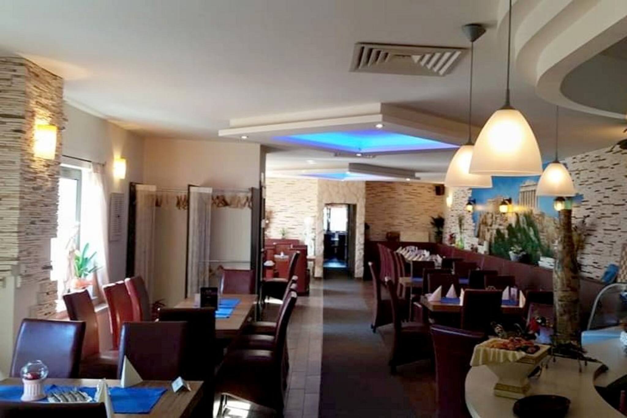 Ist es in Ordnung, im Restaurant zu reservieren und dann ohne Absage ...