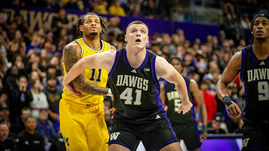 Huskies can't keep up with Michigan and its big men