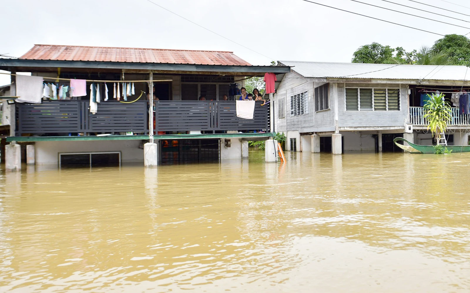 S’wak govt denies withholding aid from flood victims refusing to evacuate