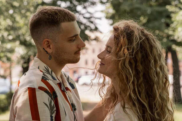 Why confidence attracts more than looks in real relationships