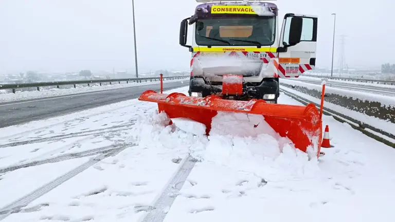 Este es el número total de quitanieves que tiene el Ministerio de ...