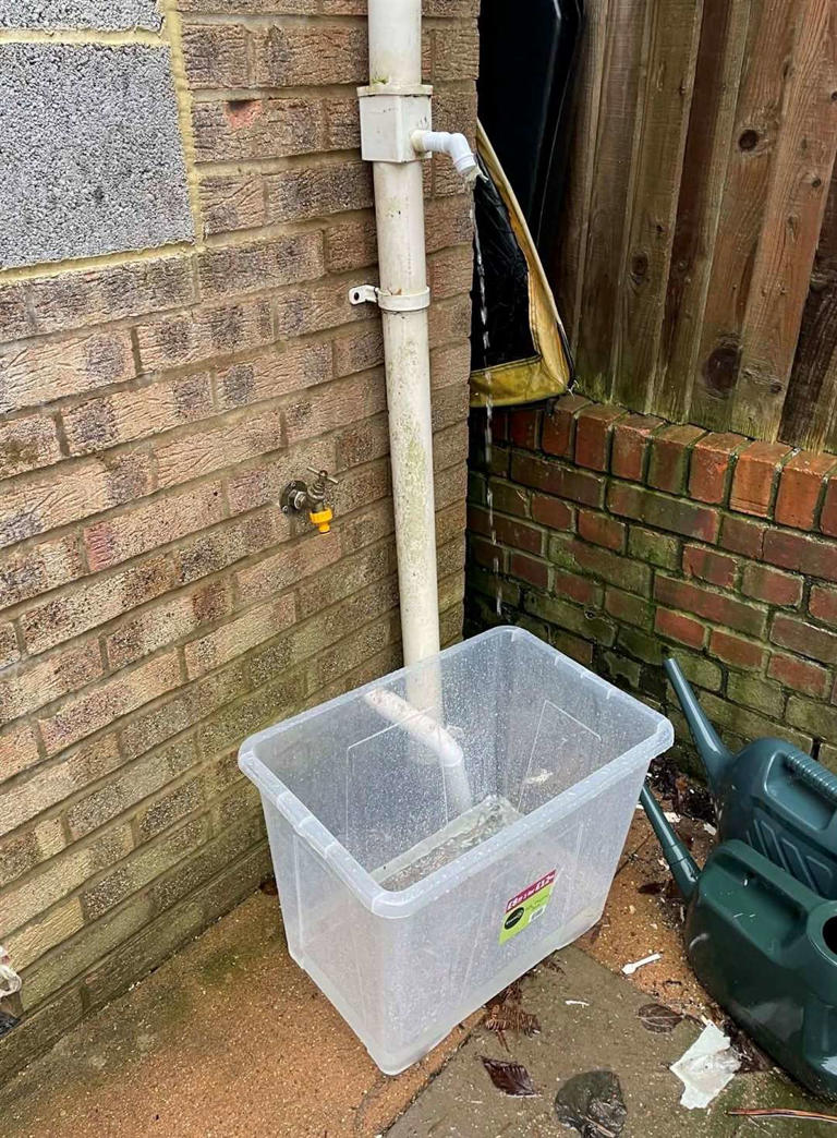 Tunbridge Wells water outage continues as residents collect rainwater ...